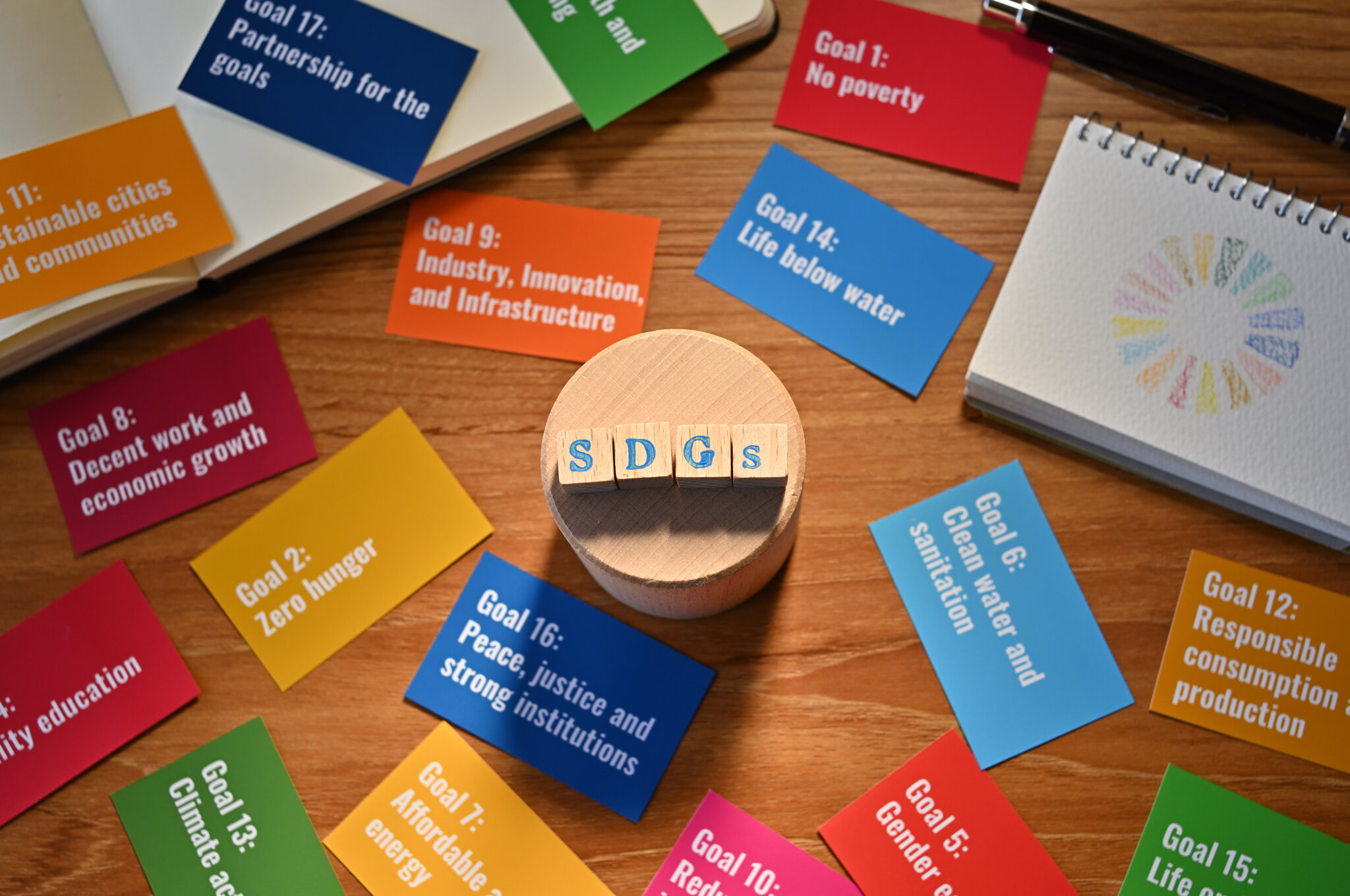 CSRとは？CSVとの違いや取り組むメリットデメリット、事例などを解説